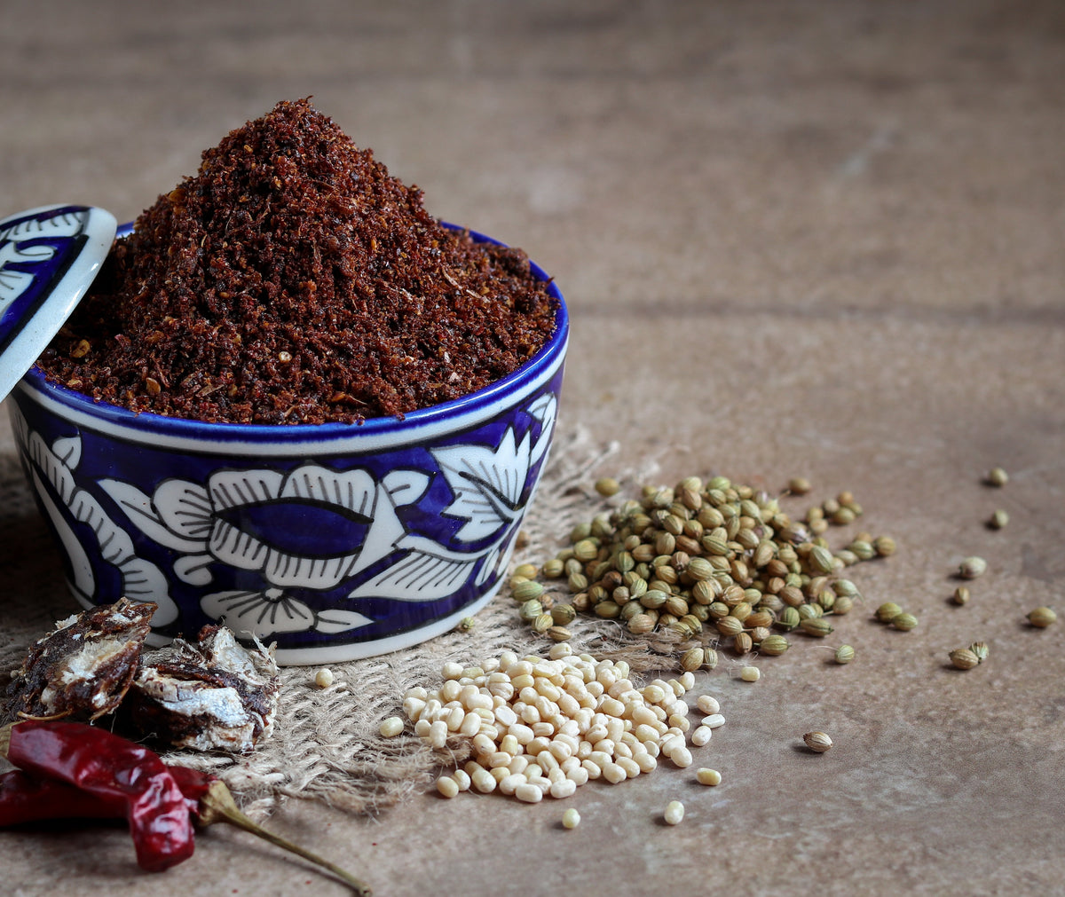 Karapu Podi with Garlic – Avakaya